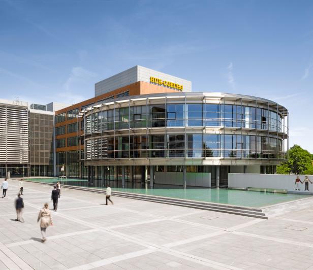 Media: Pressefotos & Logos | HUK-COBURG